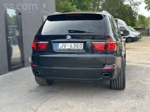 Black BMW X5 2008 in Riga, with an engine capacity of 3.00 L and mileage of 321 thousand km for 11000 €, photo 7 on AUTOMOTO.COM.LV