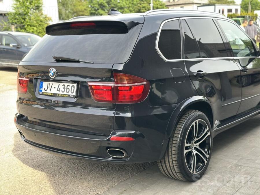 Black BMW X5 2008 in Riga, with an engine capacity of 3.00 L and mileage of 321 thousand km for 11000 €, photo 8 on AUTOMOTO.COM.LV