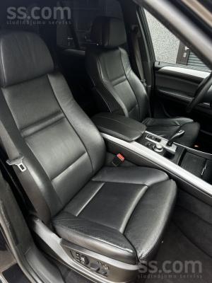 Black BMW X5 2008 in Riga, with an engine capacity of 3.00 L and mileage of 321 thousand km for 11000 €, photo 17 on AUTOMOTO.COM.LV