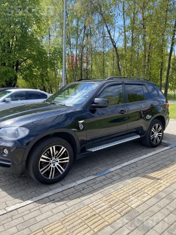 Black BMW X5 2008 in Riga, with an engine capacity of 3.00 L and mileage of 321 thousand km for 8500 €, photo 2 on AUTOMOTO.COM.LV