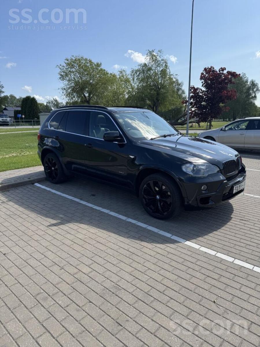 Melns BMW X5 2008 Jelgava, ar dzinēja tilpumu 3.00 L un nobraukumu 312 tūkst. km par 4300 €, foto 1 vietnē AUTOMOTO.COM.LV
