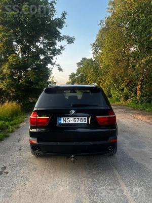 Melns BMW X5 2008 Valmiera, ar dzinēja tilpumu 3.00 L un nobraukumu 300 tūkst. km par 9998 €, foto 5 vietnē AUTOMOTO.COM.LV