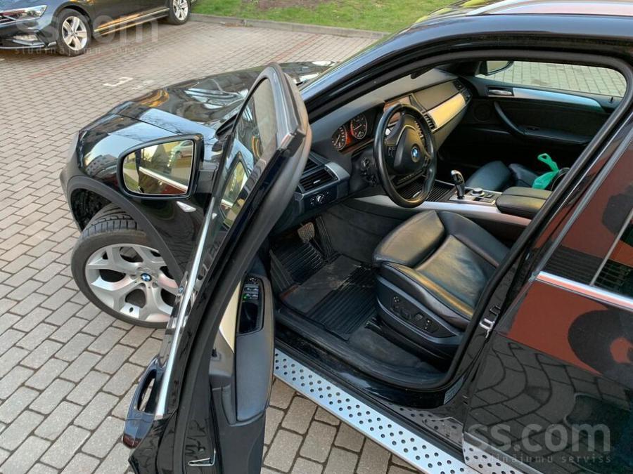 Melns BMW X5 2008 Valmiera, ar dzinēja tilpumu 3.00 L un nobraukumu 300 tūkst. km par 9998 €, foto 7 vietnē AUTOMOTO.COM.LV
