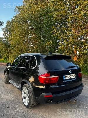 Melns BMW X5 2008 Valmiera, ar dzinēja tilpumu 3.00 L un nobraukumu 300 tūkst. km par 9998 €, foto 9 vietnē AUTOMOTO.COM.LV