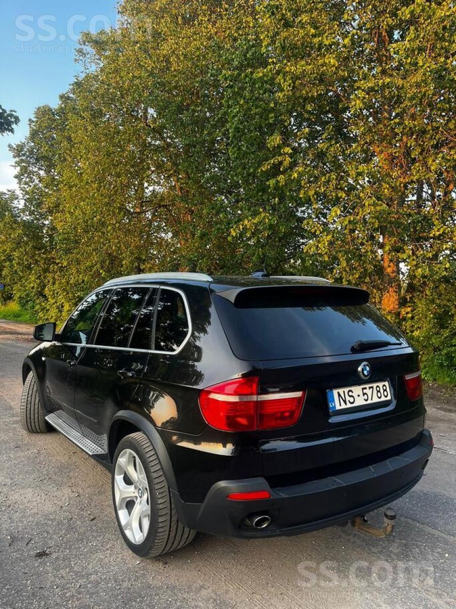 Melns BMW X5 2008 Valmiera, ar dzinēja tilpumu 3.00 L un nobraukumu 300 tūkst. km par 9998 €, foto 9 vietnē AUTOMOTO.COM.LV