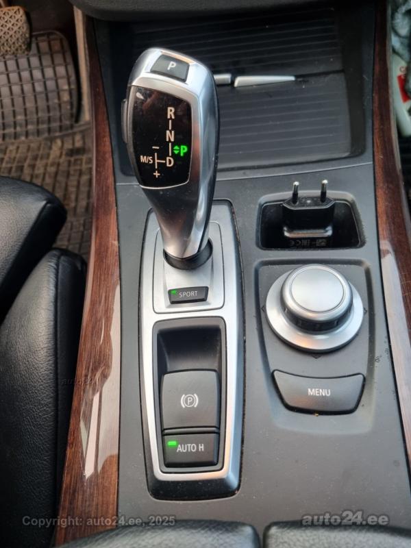 Black BMW X5 2008 in Tallinn, with an engine capacity of 3.00 L and mileage of 420 thousand km for 8499 €, photo 11 on AUTOMOTO.COM.LV