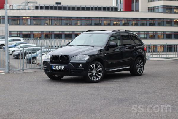 Black BMW X5 2008 in Riga, with an engine capacity of 3.00 L and mileage of 278 thousand km for 8280 €, photo 3 on AUTOMOTO.COM.LV