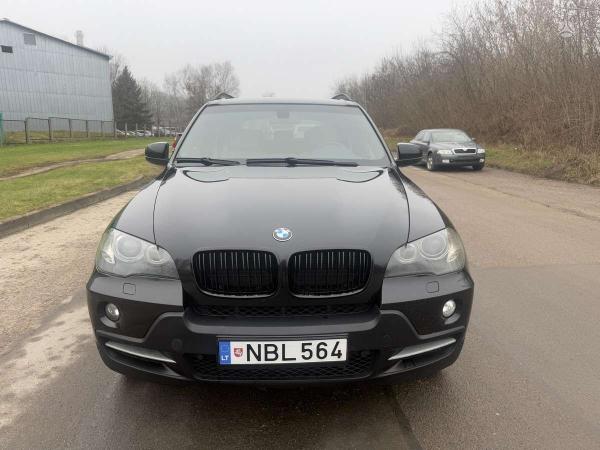 Melns BMW X5 2008 Viļņa, ar dzinēja tilpumu 2.99 L un nobraukumu 330 tūkst. km par 7300 €, foto 2 vietnē AUTOMOTO.COM.LV