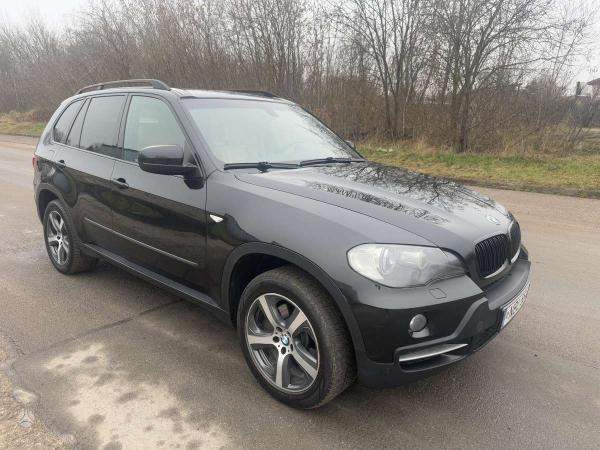 Melns BMW X5 2008 Viļņa, ar dzinēja tilpumu 2.99 L un nobraukumu 330 tūkst. km par 7300 €, foto 3 vietnē AUTOMOTO.COM.LV