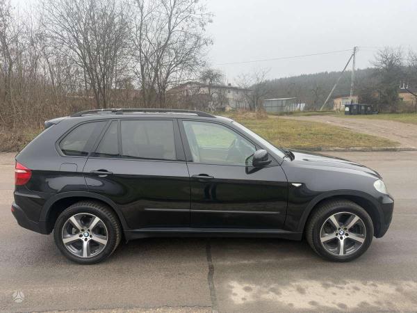 Melns BMW X5 2008 Viļņa, ar dzinēja tilpumu 2.99 L un nobraukumu 330 tūkst. km par 7300 €, foto 4 vietnē AUTOMOTO.COM.LV
