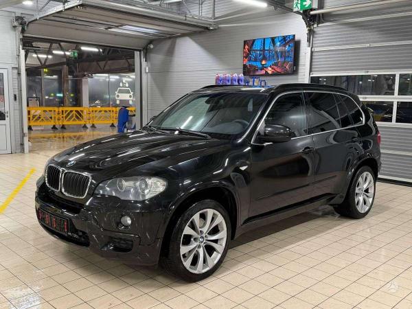 Melns BMW X5 2008 Viļņa, ar dzinēja tilpumu 2.99 L un nobraukumu 323 tūkst. km par 9000 €, foto 1 vietnē AUTOMOTO.COM.LV
