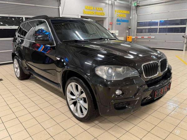 Melns BMW X5 2008 Viļņa, ar dzinēja tilpumu 2.99 L un nobraukumu 323 tūkst. km par 9000 €, foto 3 vietnē AUTOMOTO.COM.LV
