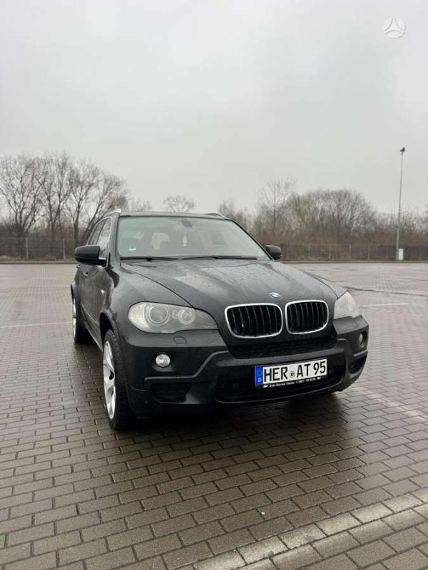Black BMW X5 2008 in Marijampole, with an engine capacity of 2.99 L and mileage of 314 thousand km for 7850 €, photo 1 on AUTOMOTO.COM.LV