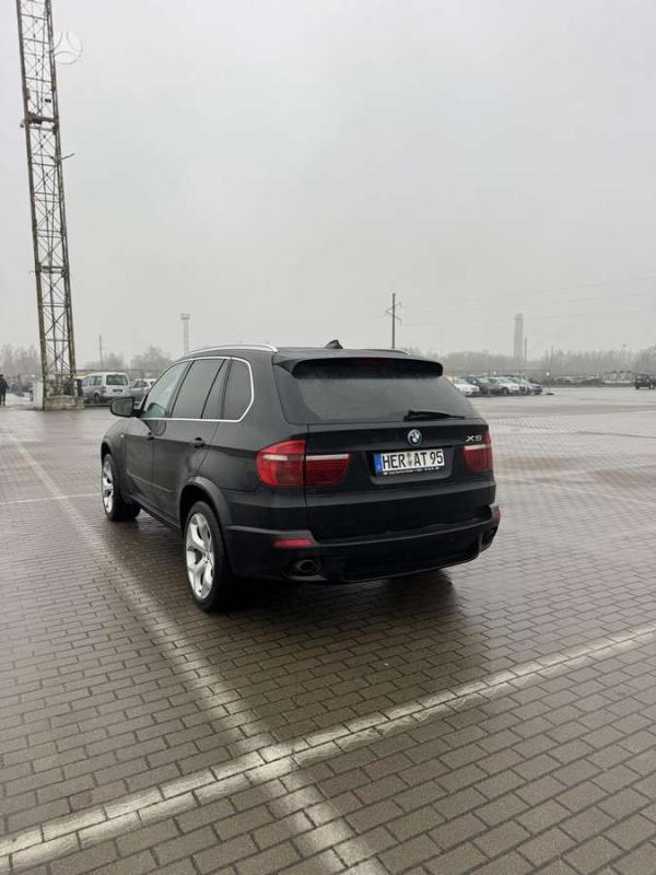 Black BMW X5 2008 in Marijampole, with an engine capacity of 2.99 L and mileage of 314 thousand km for 7850 €, photo 3 on AUTOMOTO.COM.LV