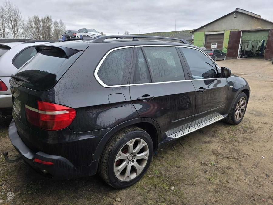 Melns BMW X5 2008 Tauragė, ar dzinēja tilpumu 2.99 L un nobraukumu 338 tūkst. km par 4900 €, foto 3 vietnē AUTOMOTO.COM.LV