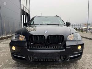 Black BMW X5 2008 in Vilnius, with an engine capacity of 2.99 L and mileage of 319 thousand km for 9999 €, photo 2 on AUTOMOTO.COM.LV