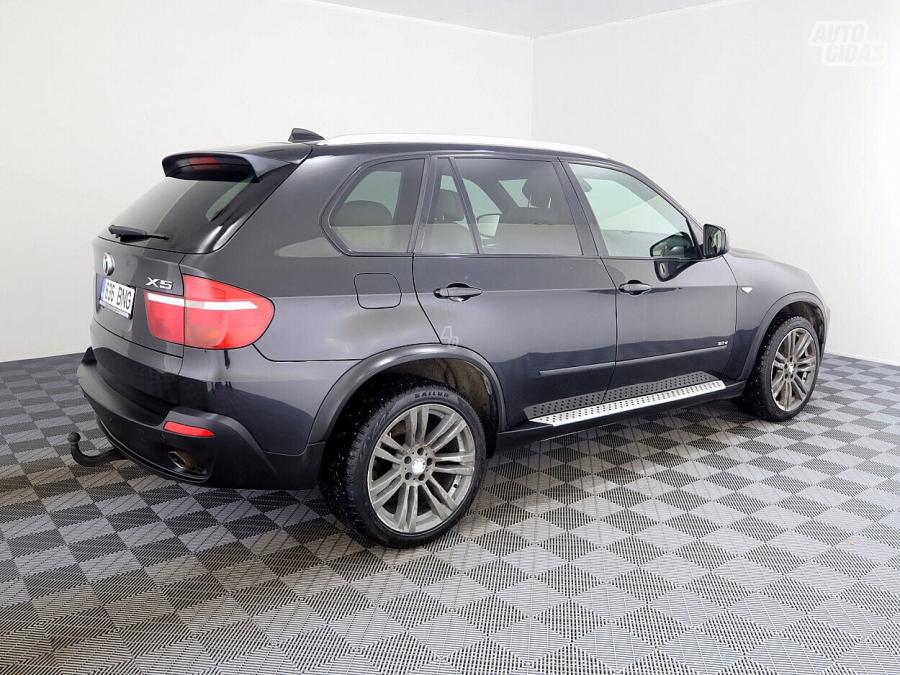 Melns BMW X5 2008 Tallina, ar dzinēja tilpumu 3.00 L un nobraukumu 439 tūkst. km par 5699 €, foto 3 vietnē AUTOMOTO.COM.LV