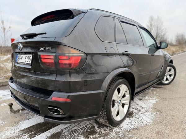 Black BMW X5 2008 in Vilnius, with an engine capacity of 3.00 L and mileage of 436 thousand km for 7500 €, photo 5 on AUTOMOTO.COM.LV