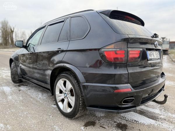 Black BMW X5 2008 in Vilnius, with an engine capacity of 3.00 L and mileage of 436 thousand km for 7500 €, photo 6 on AUTOMOTO.COM.LV