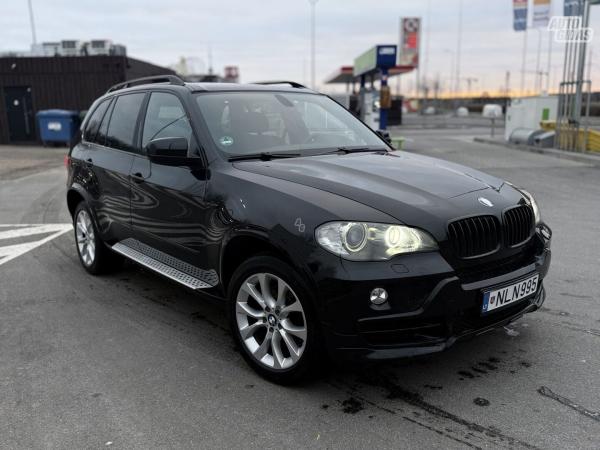 Black BMW X5 2008 in Vilnius, with an engine capacity of 3.00 L and mileage of 302 thousand km for 7600 €, photo 1 on AUTOMOTO.COM.LV