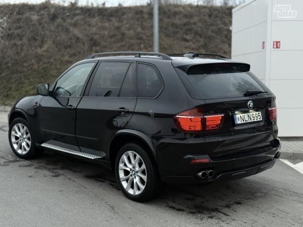 Black BMW X5 2008 in Vilnius, with an engine capacity of 3.00 L and mileage of 302 thousand km for 7600 €, photo 2 on AUTOMOTO.COM.LV