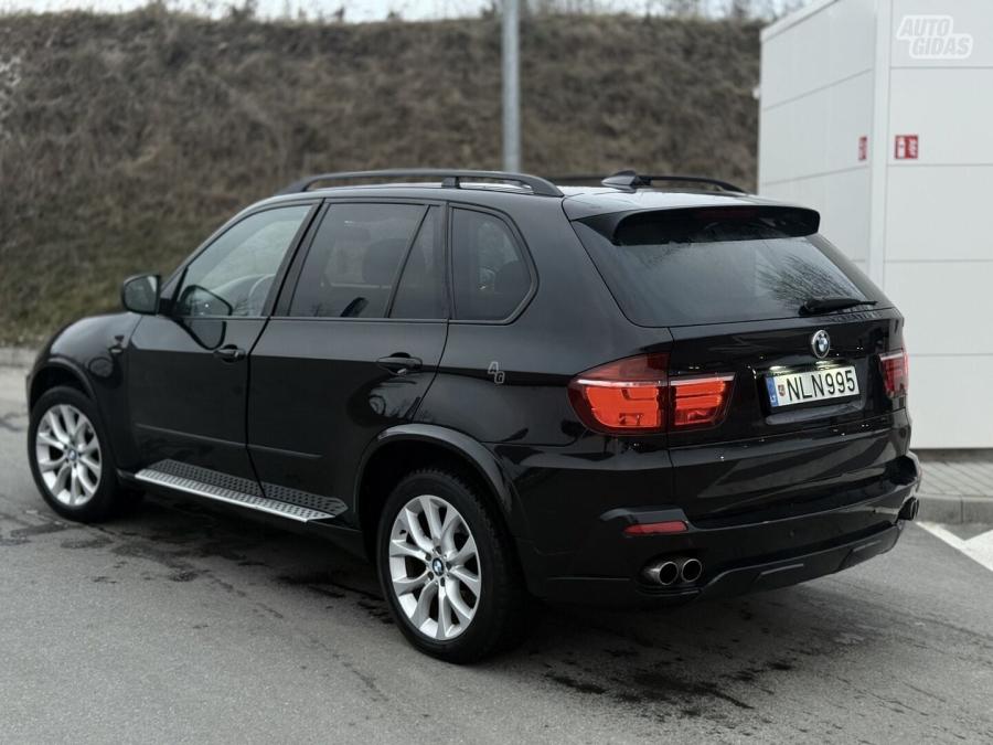 Melns BMW X5 2008 Viļņa, ar dzinēja tilpumu 3.00 L un nobraukumu 302 tūkst. km par 7600 €, foto 2 vietnē AUTOMOTO.COM.LV