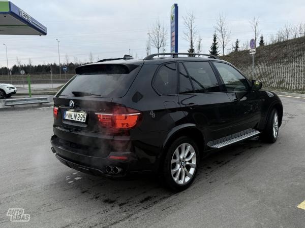 Black BMW X5 2008 in Vilnius, with an engine capacity of 3.00 L and mileage of 302 thousand km for 7600 €, photo 3 on AUTOMOTO.COM.LV