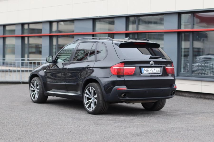 Black BMW X5 2008 in Riga, with an engine capacity of 3.00 L and mileage of 278 thousand km for 8280 €, photo 15 on AUTOMOTO.COM.LV