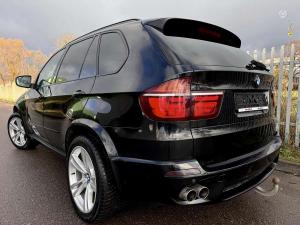 Black BMW X5 2008 in Kaunas, with an engine capacity of 2.99 L and mileage of 279 thousand km for 8350 €, photo 3 on AUTOMOTO.COM.LV