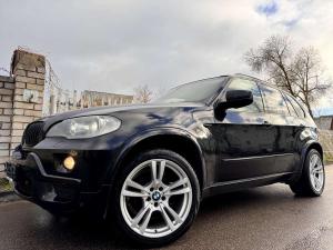 Black BMW X5 2008 in Kaunas, with an engine capacity of 2.99 L and mileage of 279 thousand km for 8350 €, photo 16 on AUTOMOTO.COM.LV