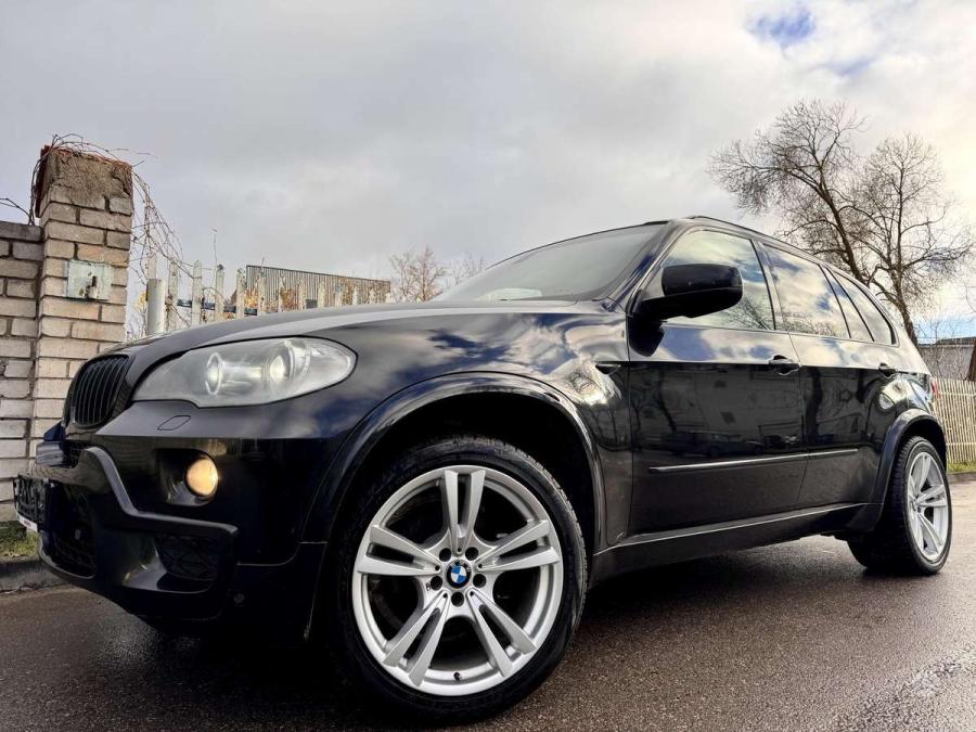 Black BMW X5 2008 in Kaunas, with an engine capacity of 2.99 L and mileage of 279 thousand km for 8350 €, photo 16 on AUTOMOTO.COM.LV