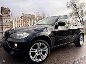Black BMW X5 2008 in Kaunas, with an engine capacity of 2.99 L and mileage of 279 thousand km for 8350 €, photo 26 on AUTOMOTO.COM.LV