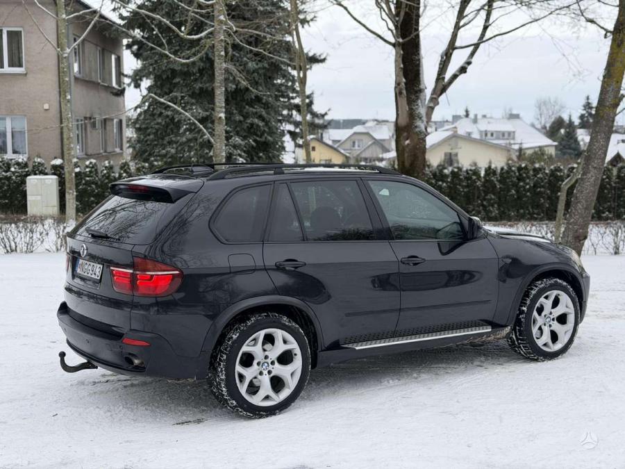 Melns BMW X5 2008 Šauļi, ar dzinēja tilpumu 2.99 L un nobraukumu 391 tūkst. km par 6350 €, foto 1 vietnē AUTOMOTO.COM.LV