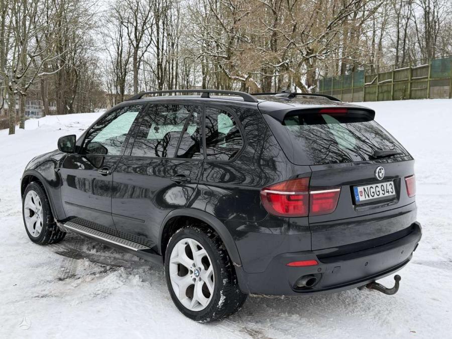 Melns BMW X5 2008 Šauļi, ar dzinēja tilpumu 2.99 L un nobraukumu 391 tūkst. km par 6350 €, foto 7 vietnē AUTOMOTO.COM.LV