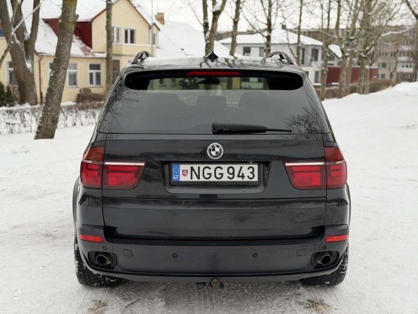 Black BMW X5 2008 in Siauliai, with an engine capacity of 2.99 L and mileage of 391 thousand km for 6350 €, photo 8 on AUTOMOTO.COM.LV
