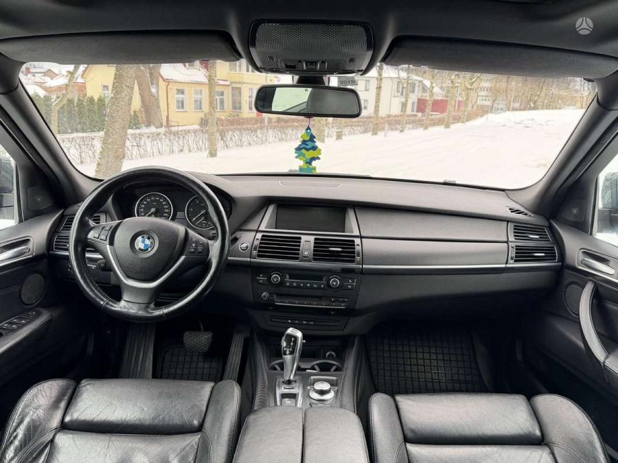 Melns BMW X5 2008 Šauļi, ar dzinēja tilpumu 2.99 L un nobraukumu 391 tūkst. km par 6350 €, foto 11 vietnē AUTOMOTO.COM.LV
