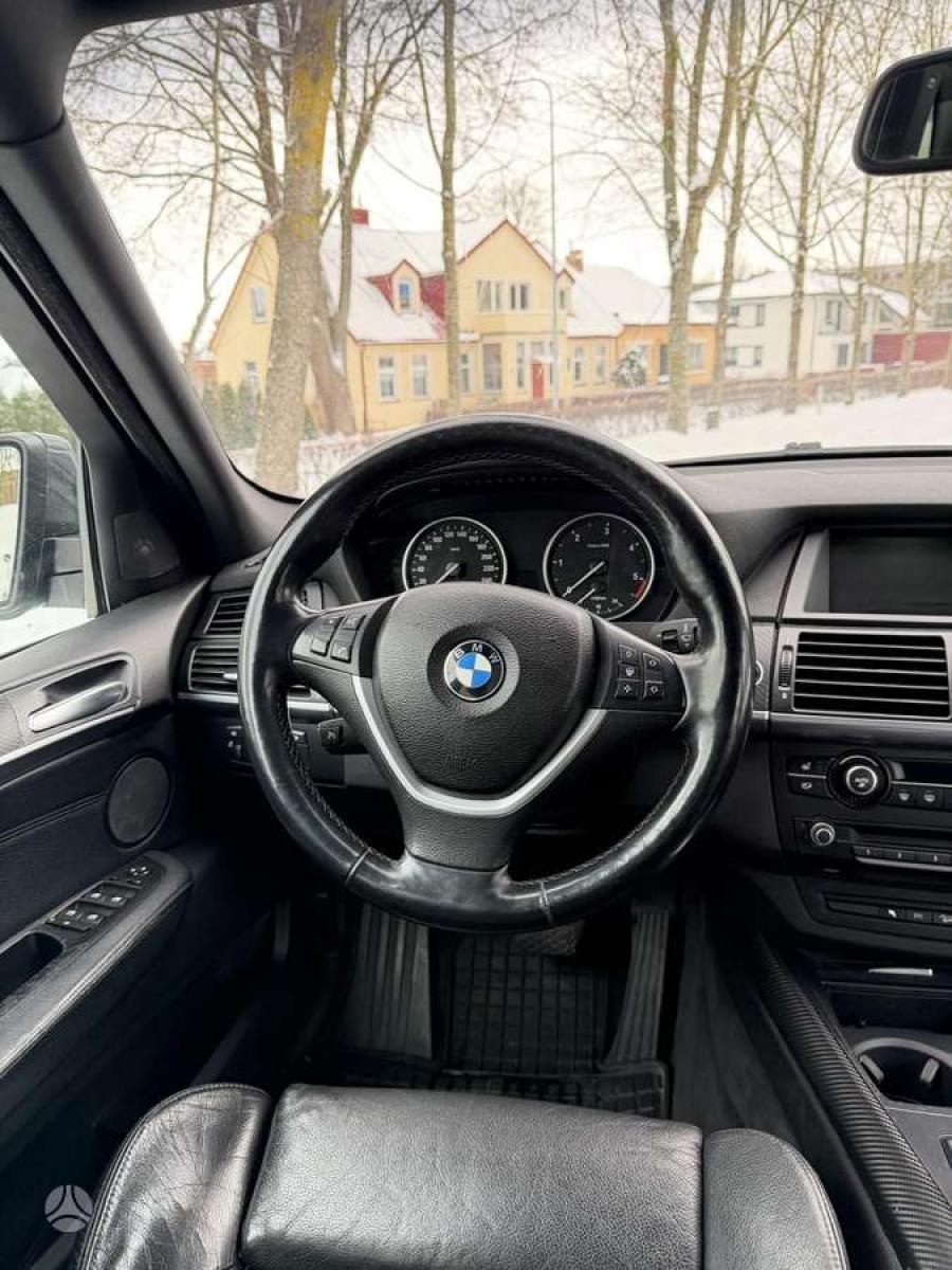 Melns BMW X5 2008 Šauļi, ar dzinēja tilpumu 2.99 L un nobraukumu 391 tūkst. km par 6350 €, foto 13 vietnē AUTOMOTO.COM.LV