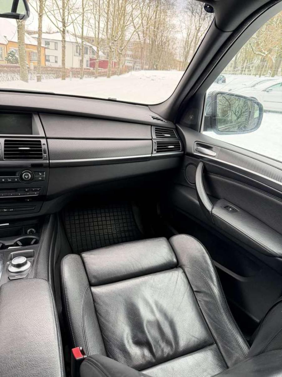Melns BMW X5 2008 Šauļi, ar dzinēja tilpumu 2.99 L un nobraukumu 391 tūkst. km par 6350 €, foto 15 vietnē AUTOMOTO.COM.LV