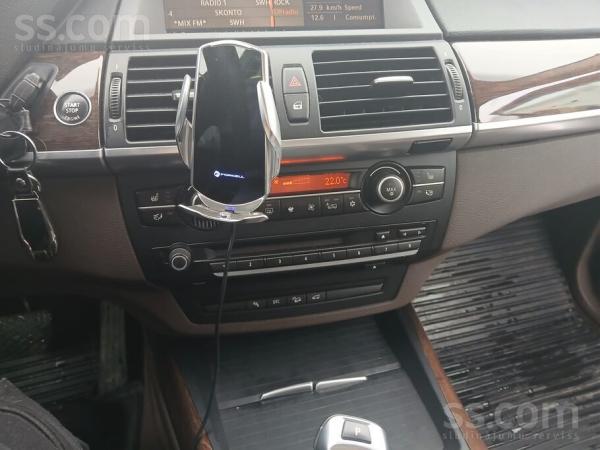 Black BMW X5 2008 in Riga, with an engine capacity of 3.00 L and mileage of 300 thousand km for 8800 €, photo 9 on AUTOMOTO.COM.LV