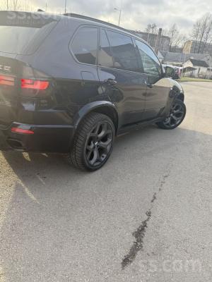Black BMW X5 2008 in Rezekne, with an engine capacity of 3.00 L and mileage of 0 thousand km for 9990 €, photo 4 on AUTOMOTO.COM.LV