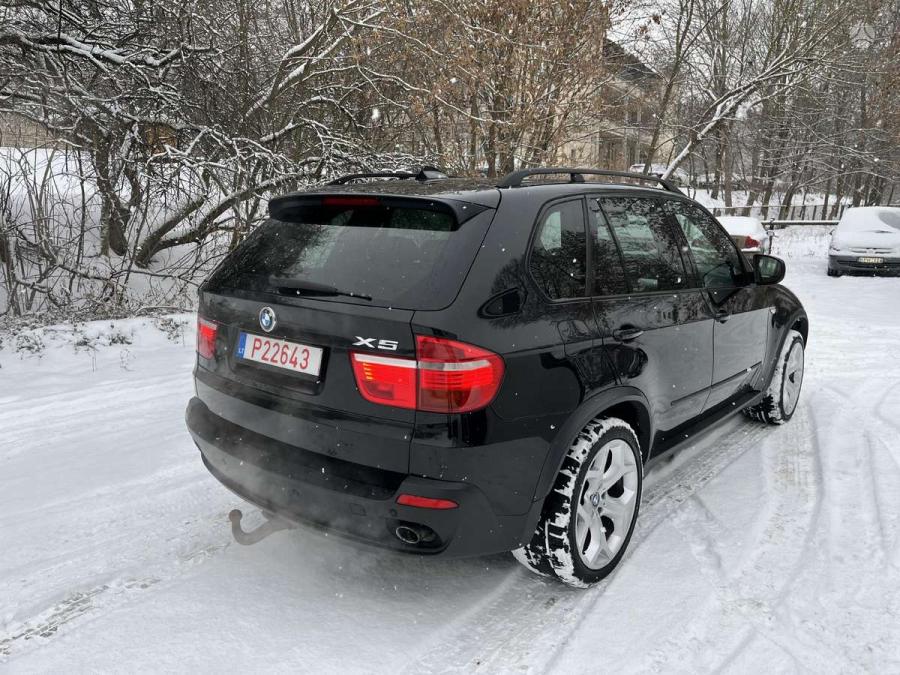 Black BMW X5 2008 in Kaunas, with an engine capacity of 2.99 L and mileage of 295 thousand km for 7650 €, photo 3 on AUTOMOTO.COM.LV