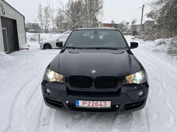 Black BMW X5 2008 in Kaunas, with an engine capacity of 2.99 L and mileage of 295 thousand km for 7650 €, photo 5 on AUTOMOTO.COM.LV