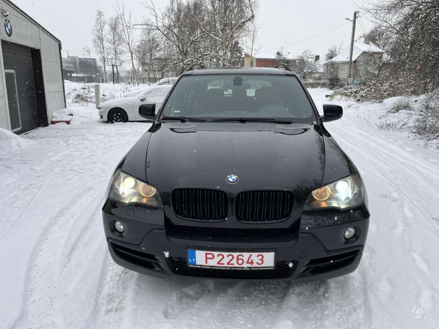 Black BMW X5 2008 in Kaunas, with an engine capacity of 2.99 L and mileage of 295 thousand km for 7650 €, photo 5 on AUTOMOTO.COM.LV