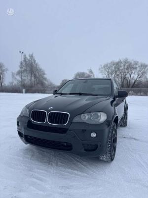 Black BMW X5 2008 in Marijampole, with an engine capacity of 2.99 L and mileage of 325 thousand km for 7650 €, photo 2 on AUTOMOTO.COM.LV