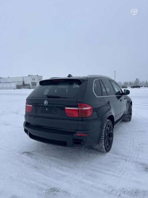 Black BMW X5 2008 in Marijampole, with an engine capacity of 2.99 L and mileage of 325 thousand km for 7650 €, photo 3 on AUTOMOTO.COM.LV