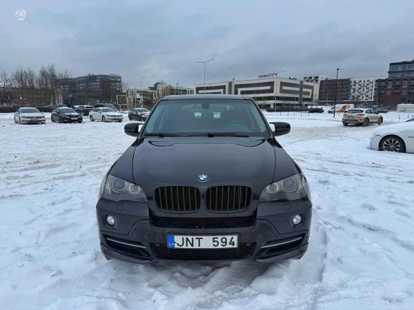 Black BMW X5 2008 in Vilnius, with an engine capacity of 2.99 L and mileage of 430 thousand km for 7500 €, photo 2 on AUTOMOTO.COM.LV