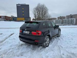Melns BMW X5 2008 Viļņa, ar dzinēja tilpumu 2.99 L un nobraukumu 430 tūkst. km par 7500 €, foto 5 vietnē AUTOMOTO.COM.LV