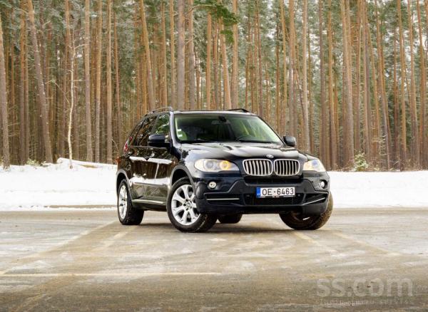 Black BMW X5 2008 in Riga, with an engine capacity of 3.00 L and mileage of 274 thousand km for 8490 €, photo 2 on AUTOMOTO.COM.LV