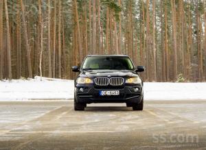 Melns BMW X5 2008 Rīga, ar dzinēja tilpumu 3.00 L un nobraukumu 274 tūkst. km par 8490 €, foto 3 vietnē AUTOMOTO.COM.LV