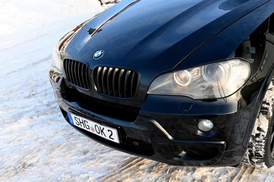 Black BMW X5 2008 in Kretinga, with an engine capacity of 2.99 L and mileage of 234 thousand km for 11199 €, photo 4 on AUTOMOTO.COM.LV